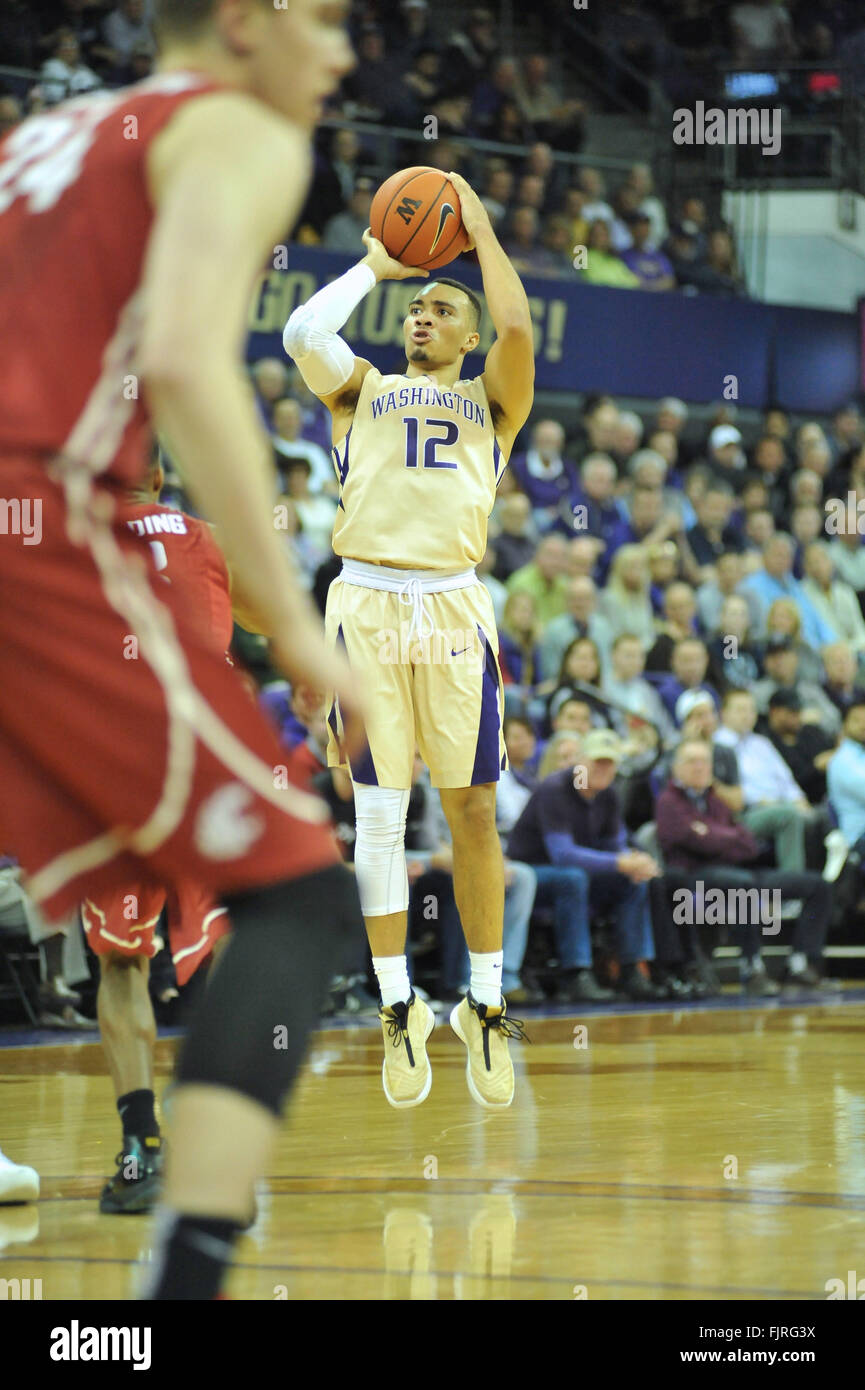 Uw mens basketball hi-res stock photography and images - Alamy