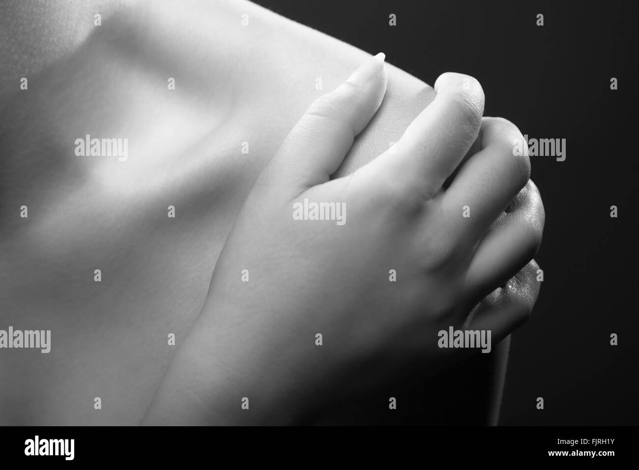 Resting hand on her shoulder hi-res stock photography and images - Alamy