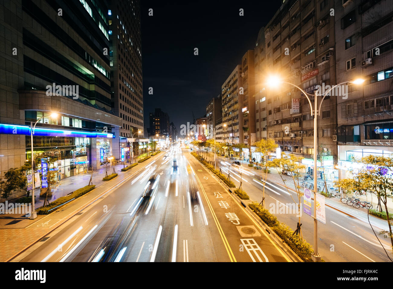 Traffic on Xinyi Road at night, in Taipei, Taiwan Stock Photo - Alamy
