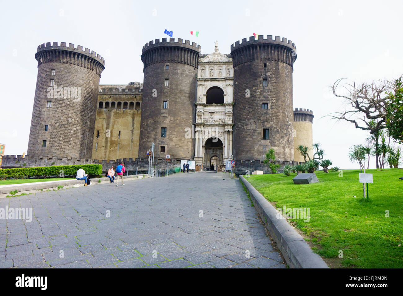 Castel nuovo hi-res stock photography and images - Alamy