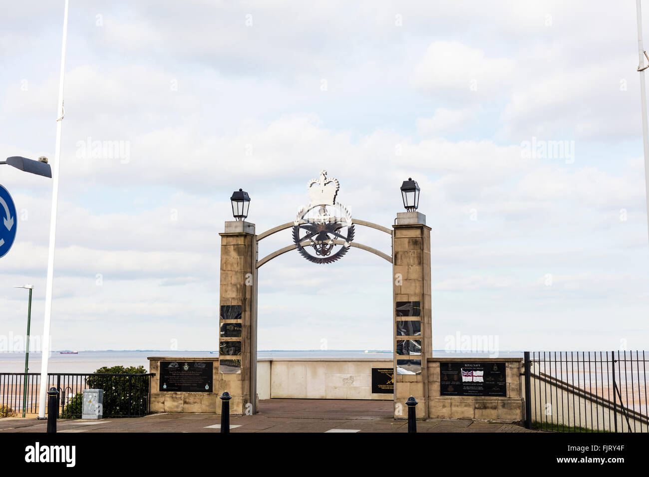 Cleethorpes Memorial Remembrance Gate crest showing Army's crossed ...