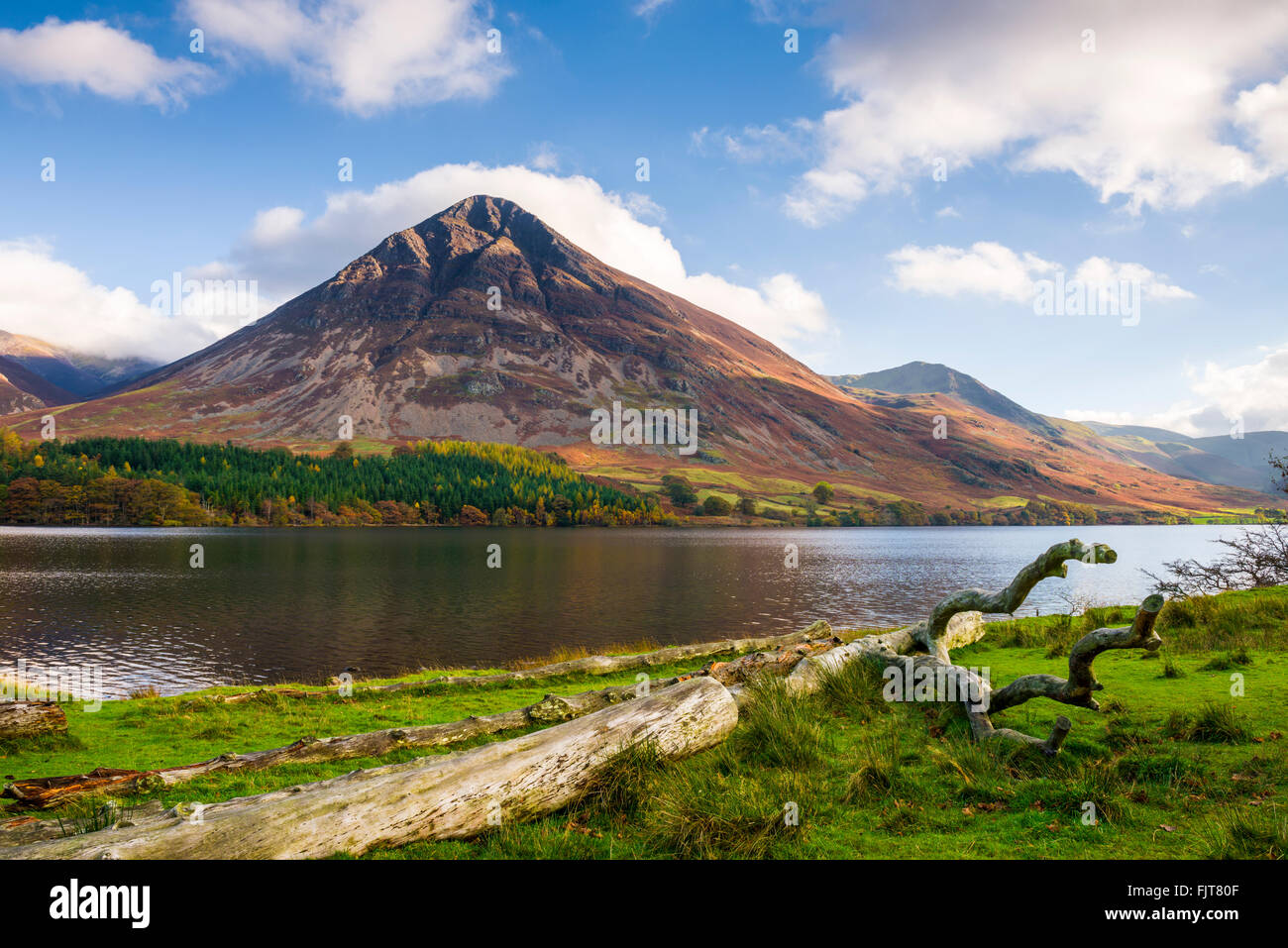 Grasmoor and Crummock Water in the Lake District National Park, Cumbria ...