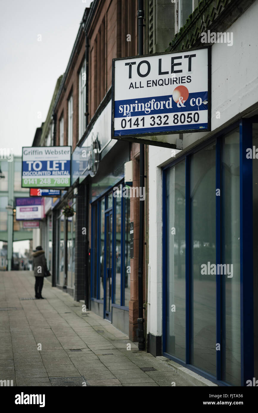High street shops closing hi-res stock photography and images - Alamy