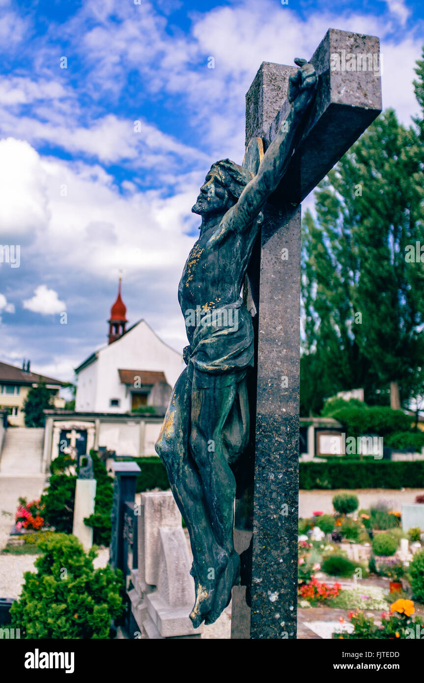 Jesus christ cross statue cemetery hi-res stock photography and images ...