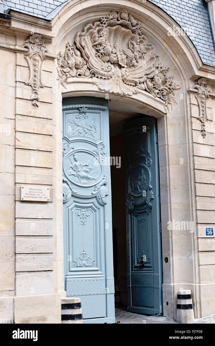Ornate door in Paris Stock Photo - Alamy