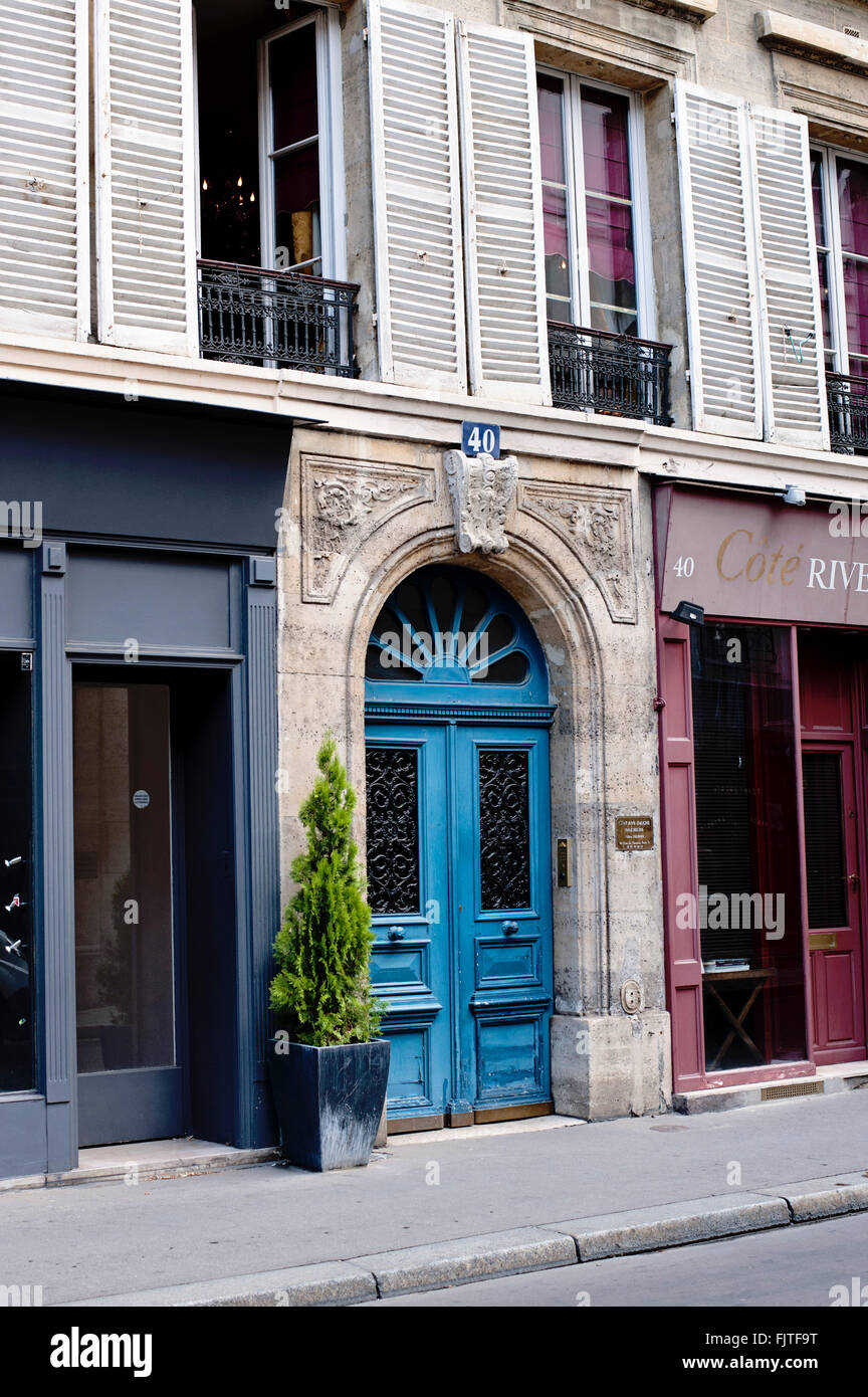 Paris door hi-res stock photography and images - Alamy