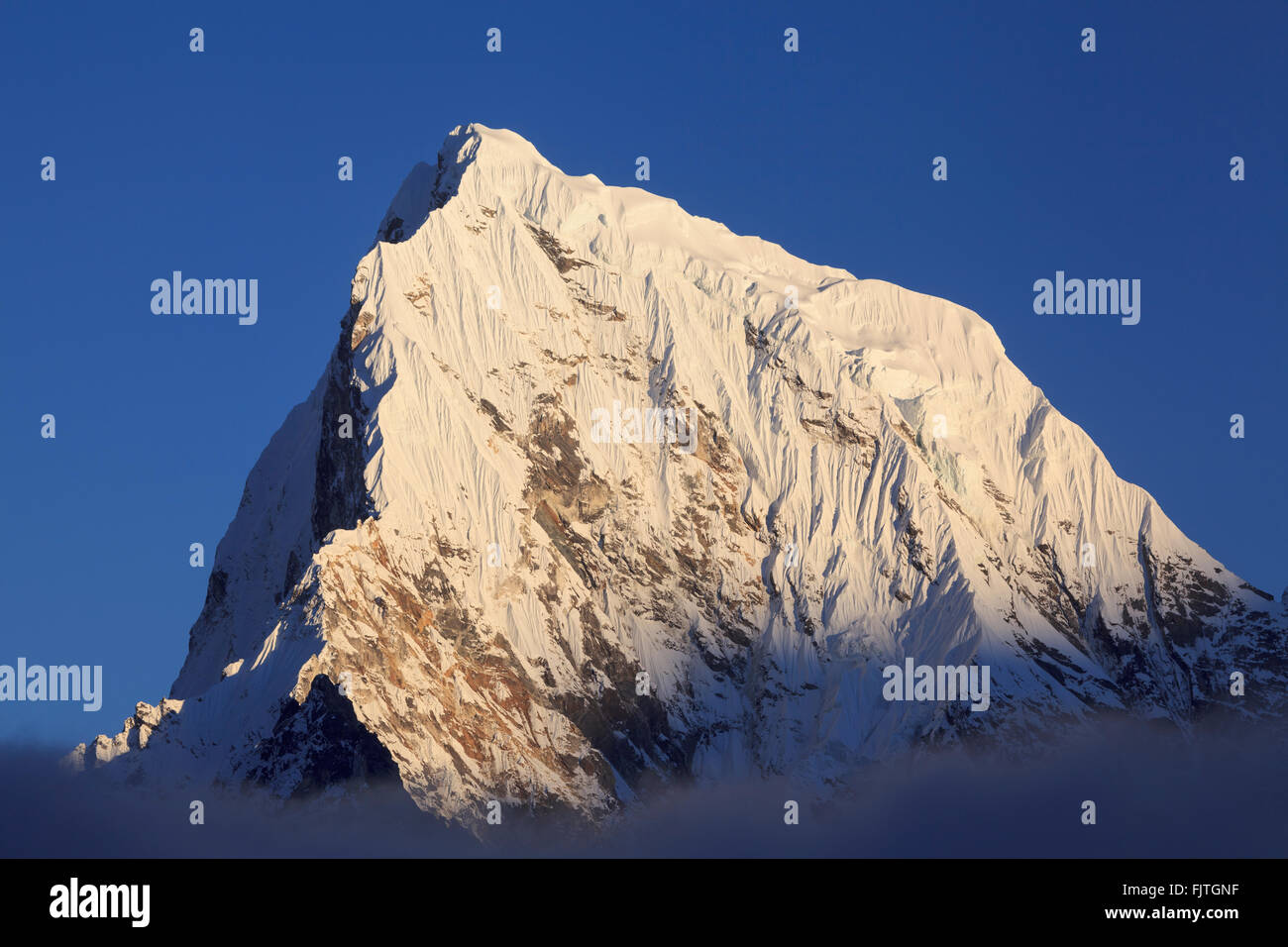 Cholatse peak at sunset. Sagarmatha National Park. Solukhumbu District ...