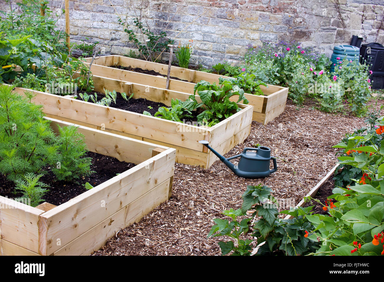 Wooden raised garden beds hi-res stock photography and images - Alamy