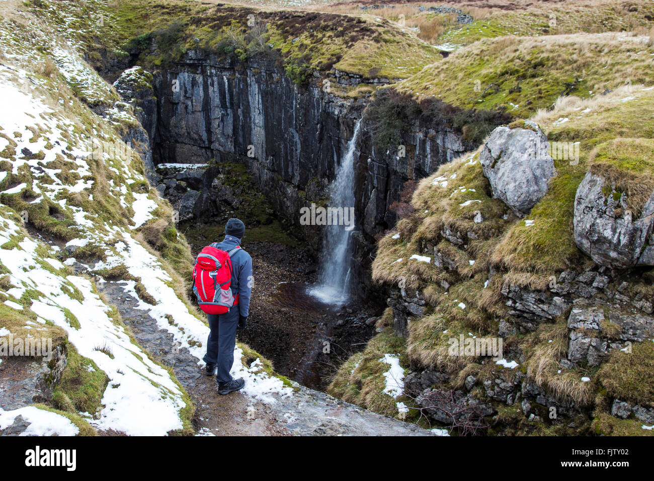 Hull pot yorkshire dales hi-res stock photography and images - Alamy