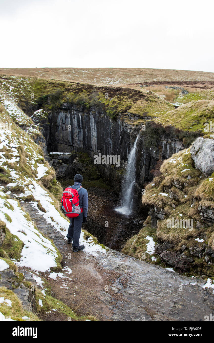 Hull pot yorkshire dales hi-res stock photography and images - Alamy