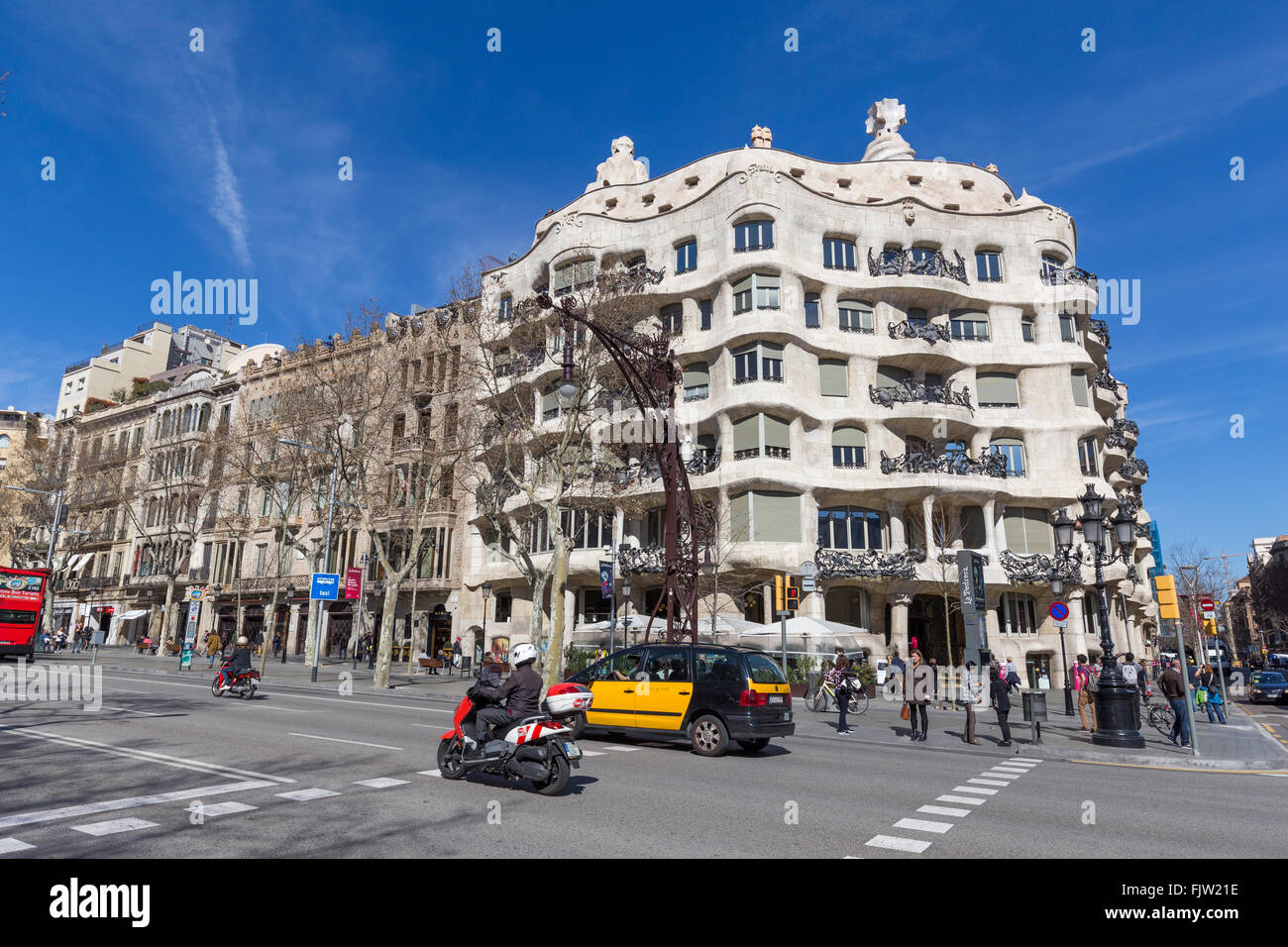 Old city of barcelona hi-res stock photography and images - Alamy