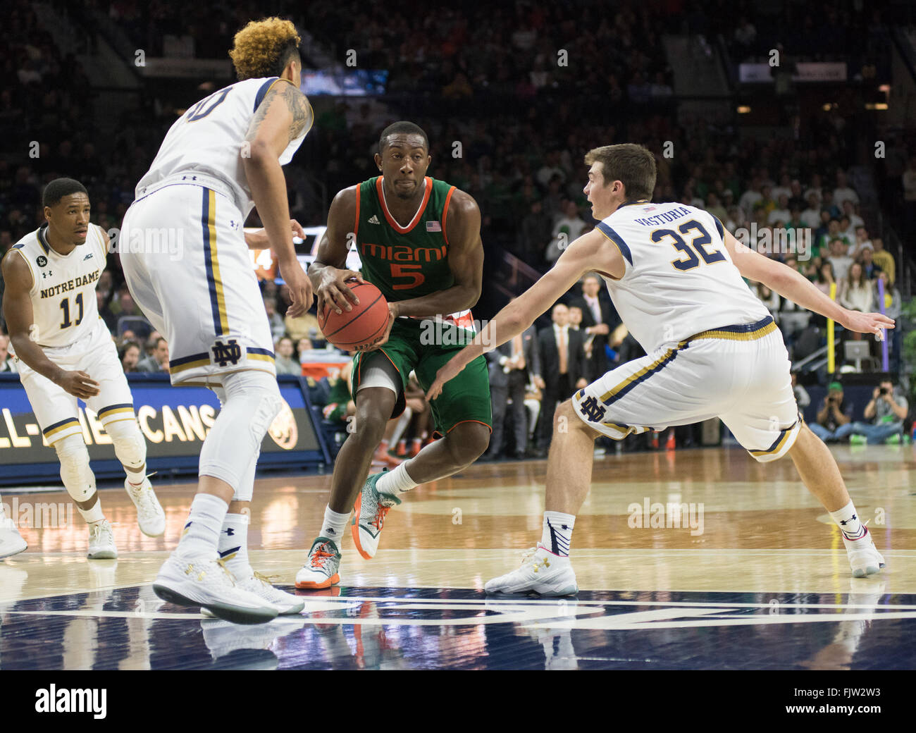 Miami hurricanes guard davon reed 5 hi-res stock photography and images ...