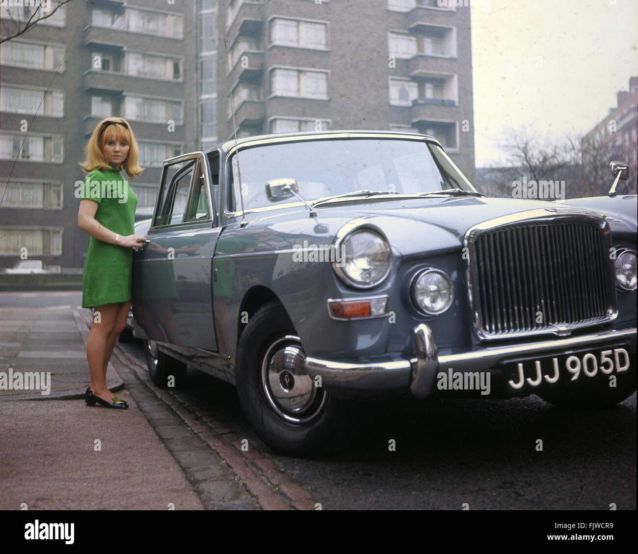 LULU Scottish pop singer at her home in Townshend Court, St. John's ...