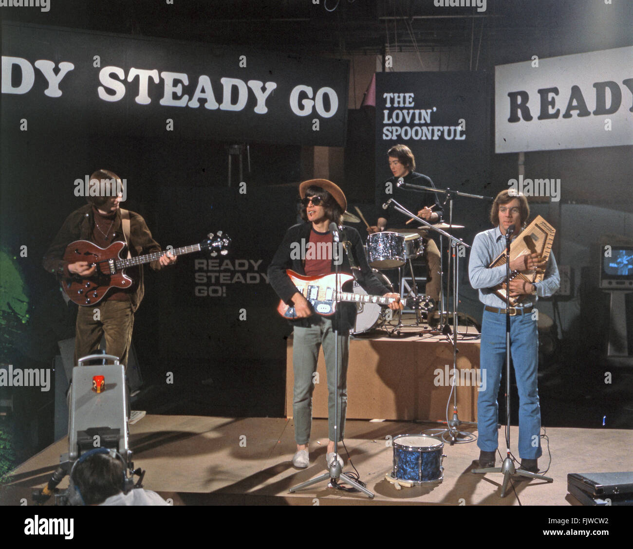 LOVIN SPOONFUL US group on Ready,Steady,Go in 1966 with John Sebastian ...