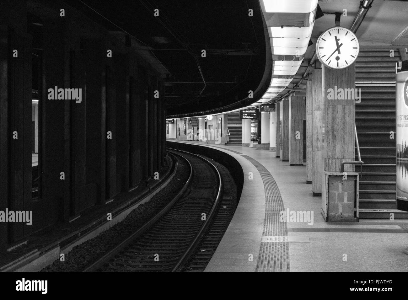 Station Platform Clock High Resolution Stock Photography and Images - Alamy