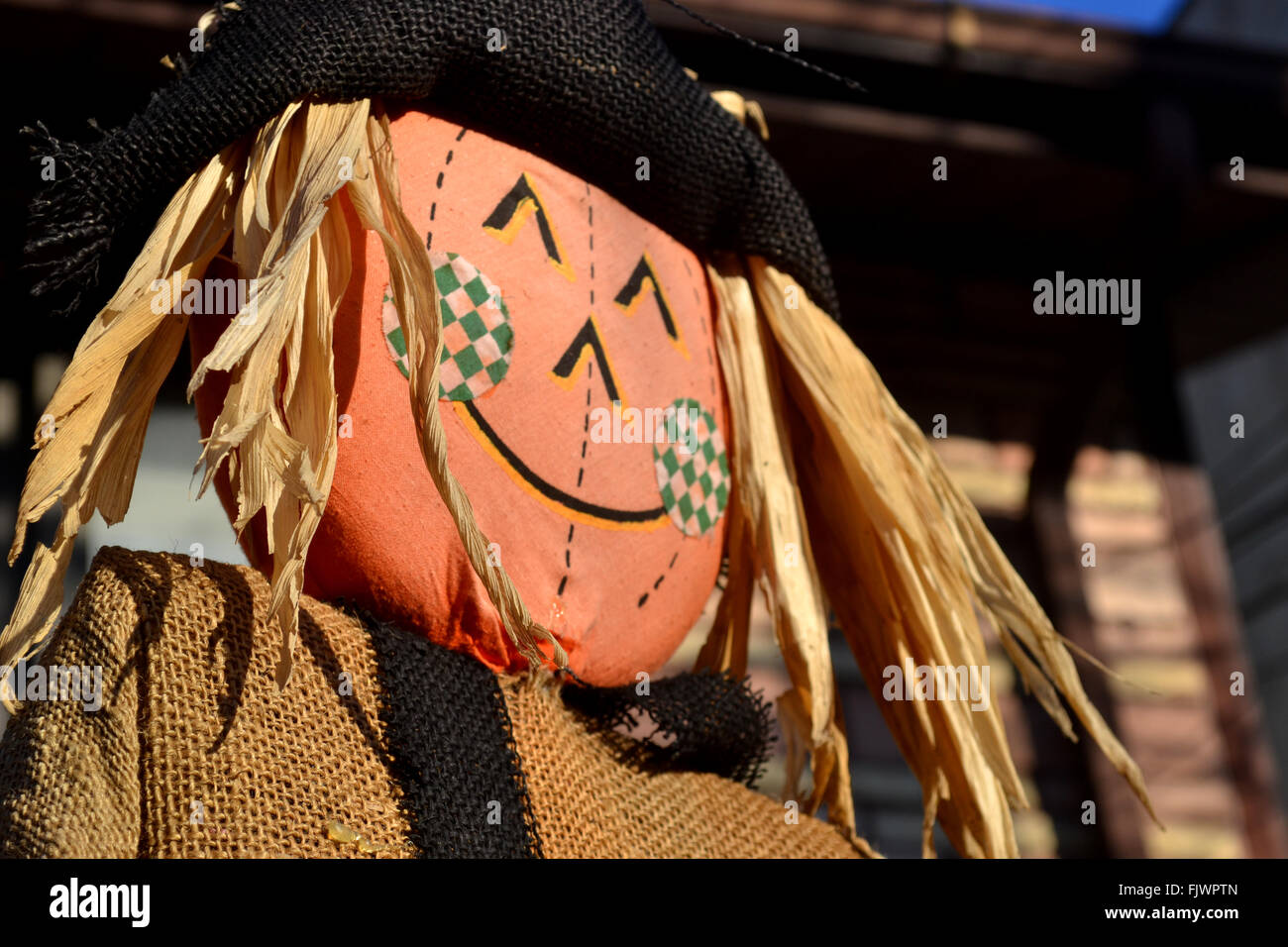 Smiley face scarecrow hi-res stock photography and images - Alamy