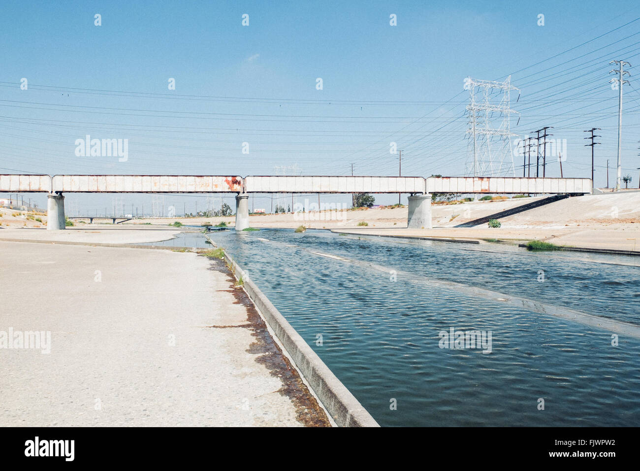 Los angeles river bridge hi-res stock photography and images - Alamy