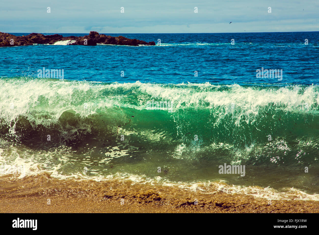 Loud waves hi-res stock photography and images - Alamy