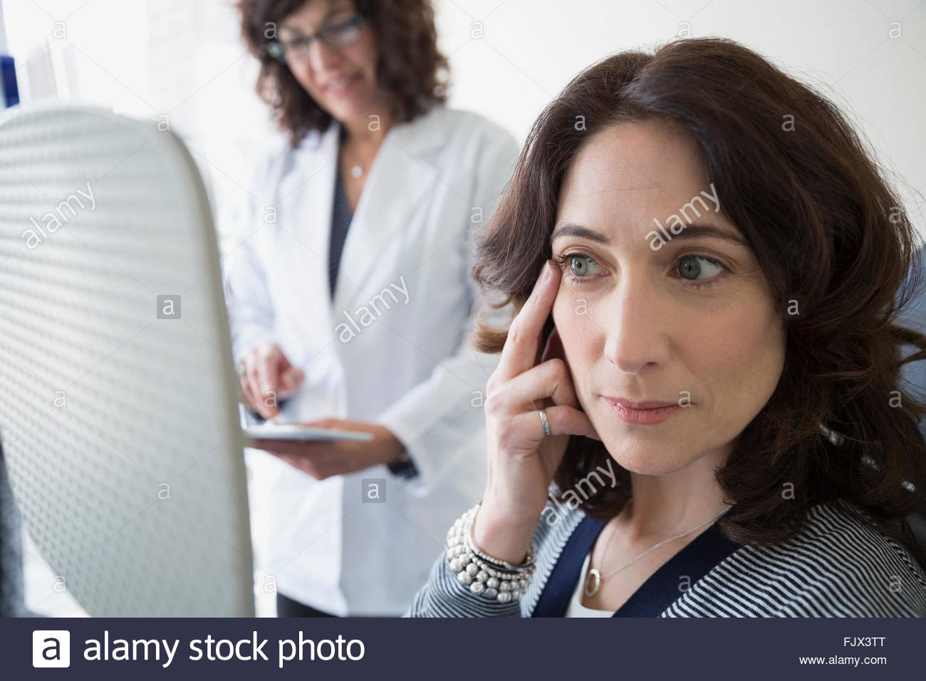 Female mirror image hi-res stock photography and images - Alamy