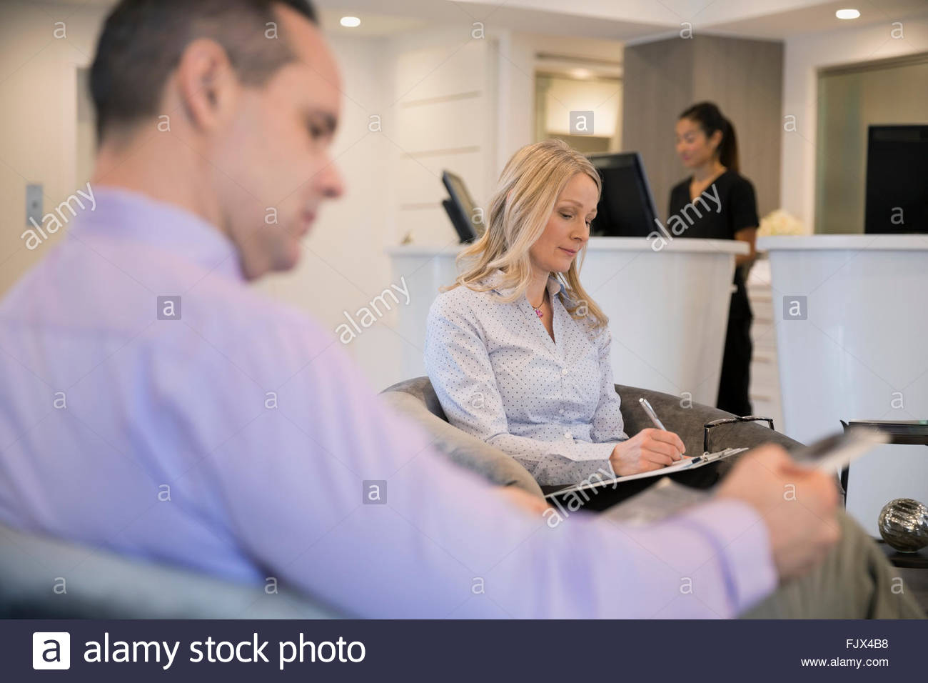 Women waiting at doctors hi-res stock photography and images - Alamy