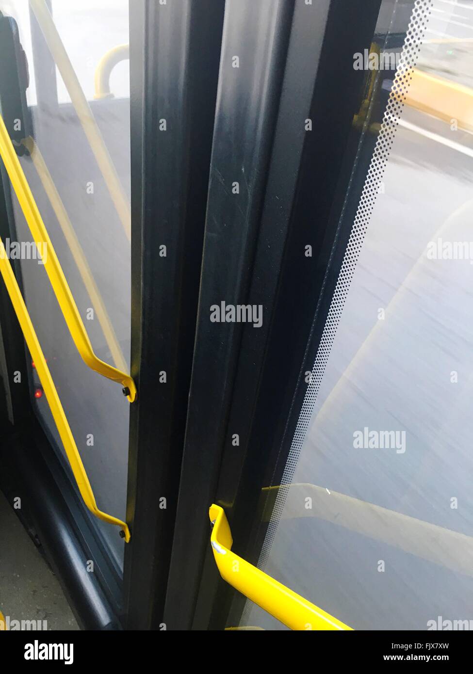 Closed bus door hi-res stock photography and images - Alamy