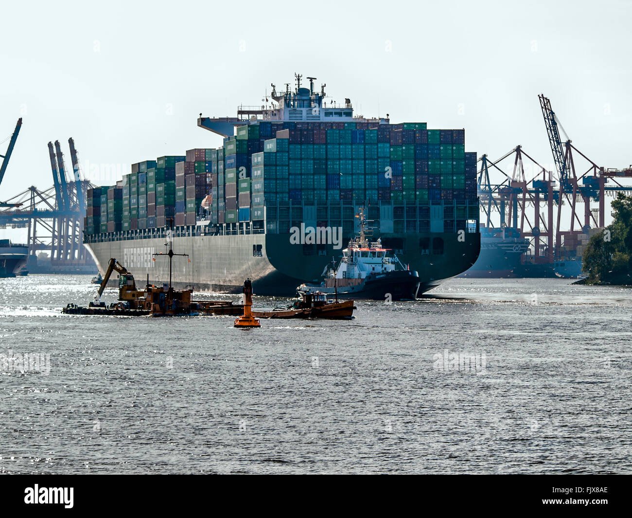Evergreen shipping container hi-res stock photography and images - Alamy