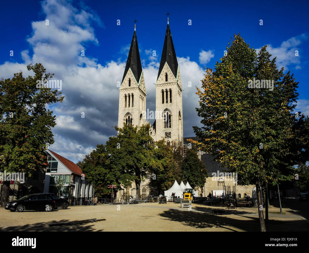 Halberstadt cathedral sky architecture hi-res stock photography and ...