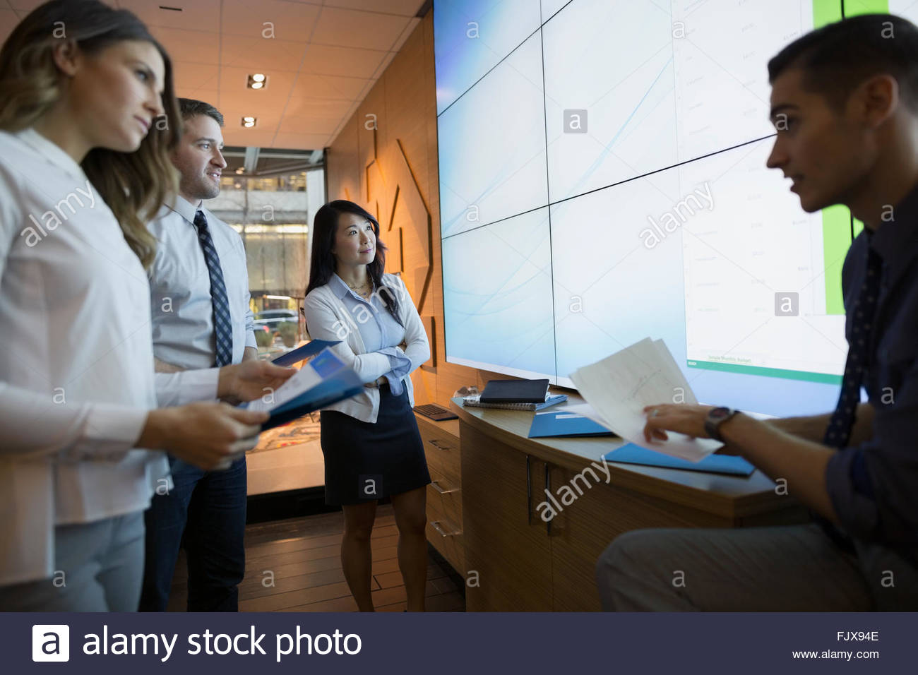 Projection business meeting hi-res stock photography and images - Alamy