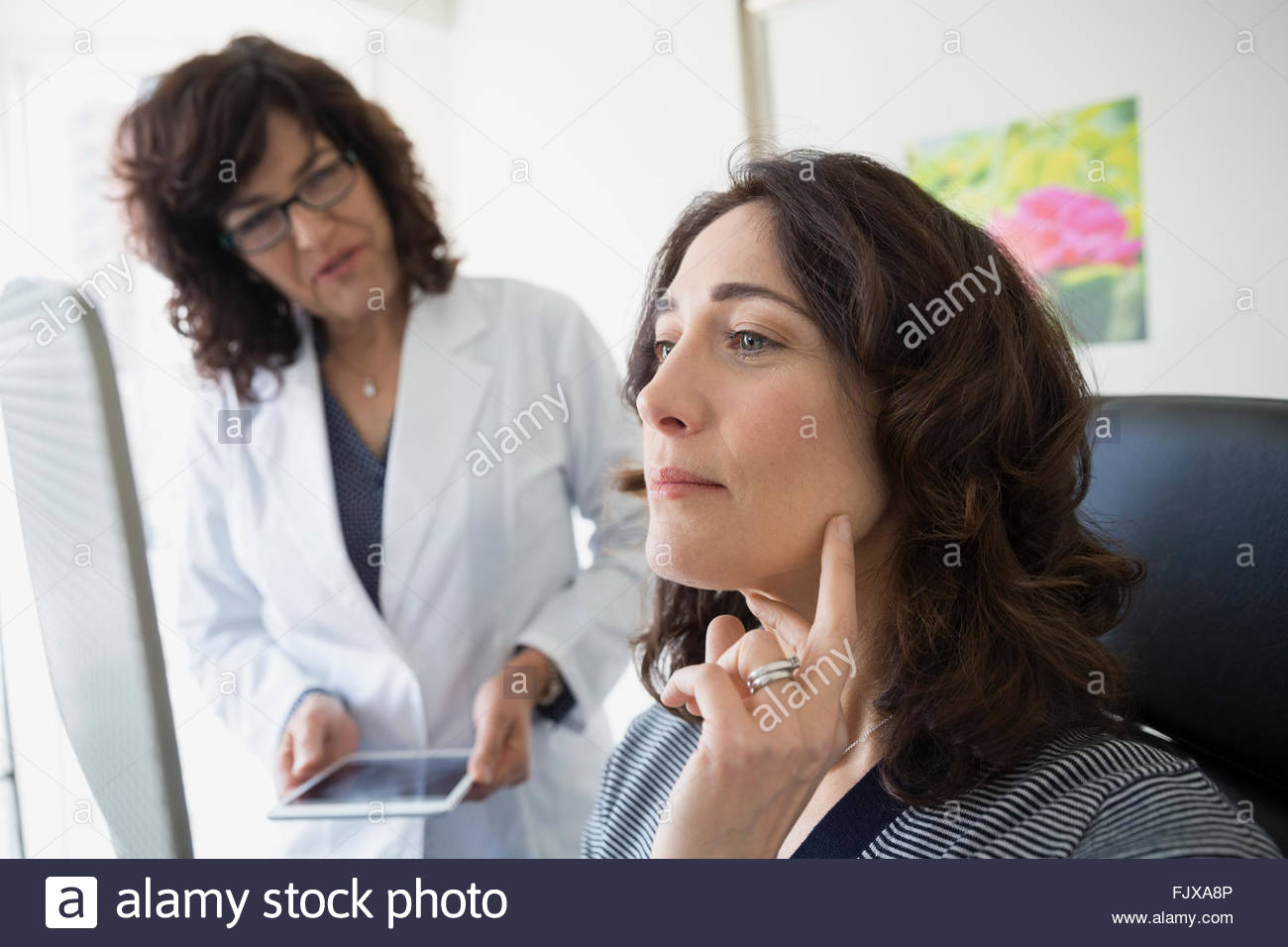 Female body mirror hi-res stock photography and images - Alamy