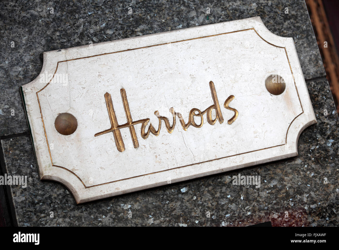 Harrods logo hi-res stock photography and images - Alamy