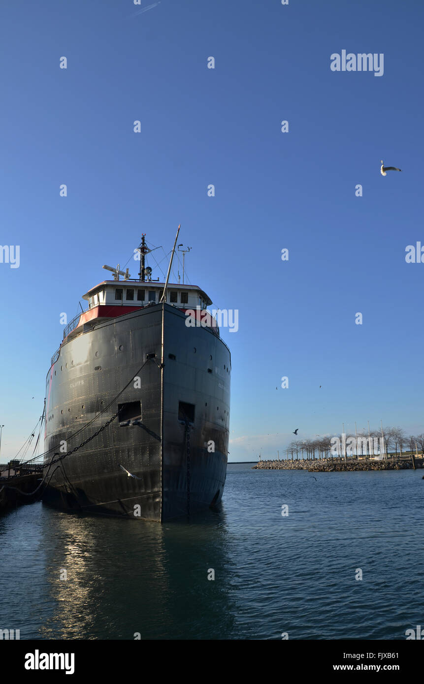 Steamship on Lake Erie Stock Photo - Alamy