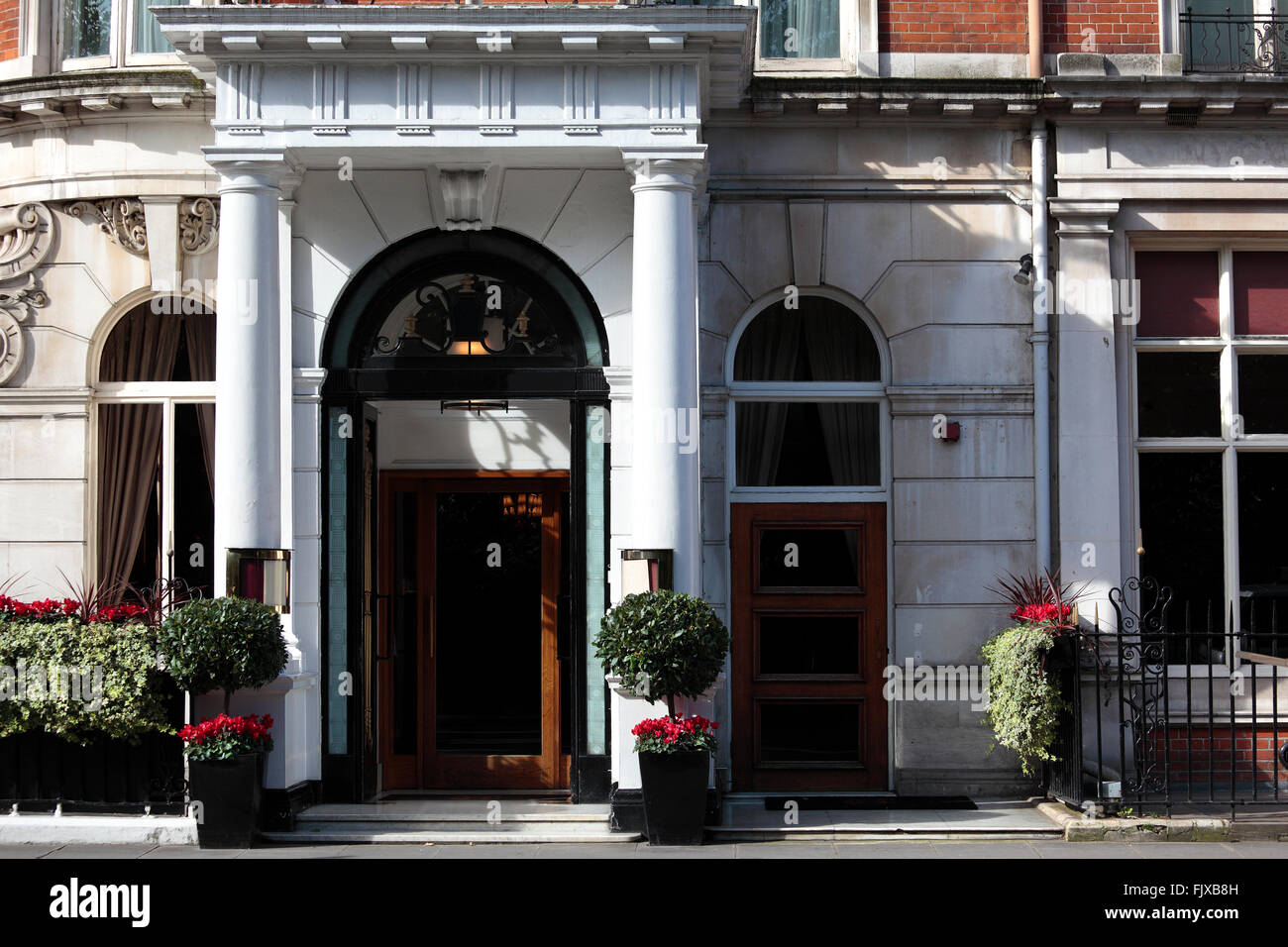 Typical small Georgian or Regency style luxury Hotel in London Stock ...