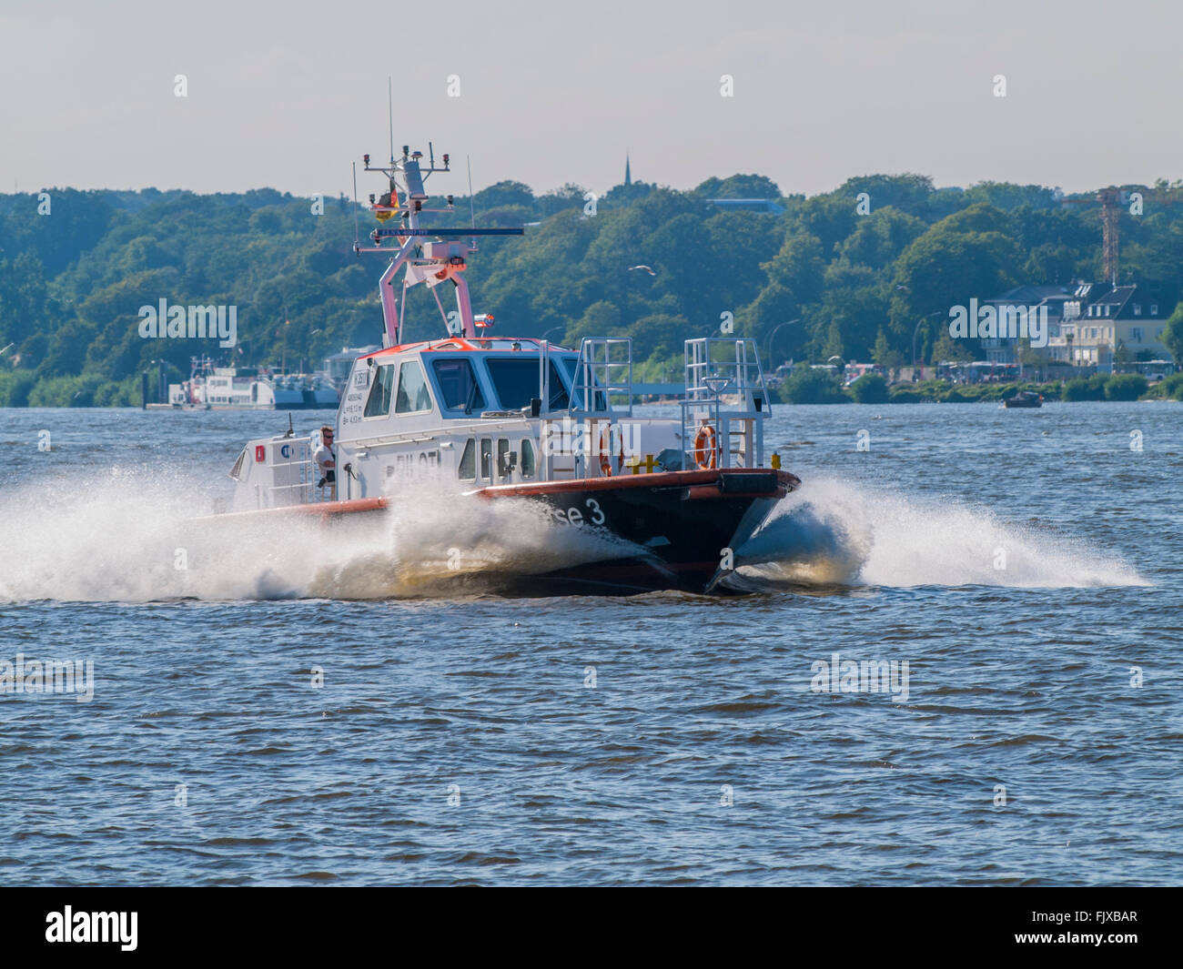 Elbe lotse hi-res stock photography and images - Alamy