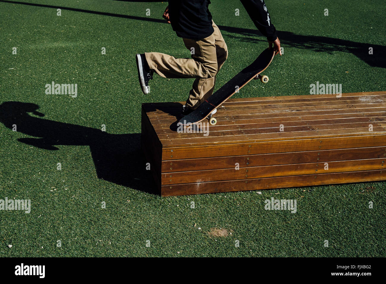 Balance skateboarding hi-res stock photography and images - Alamy