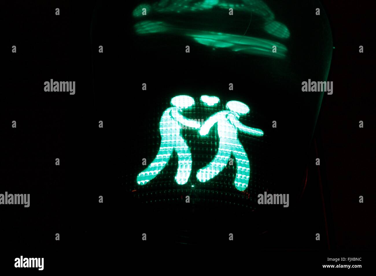 Green sign light hi-res stock photography and images - Alamy