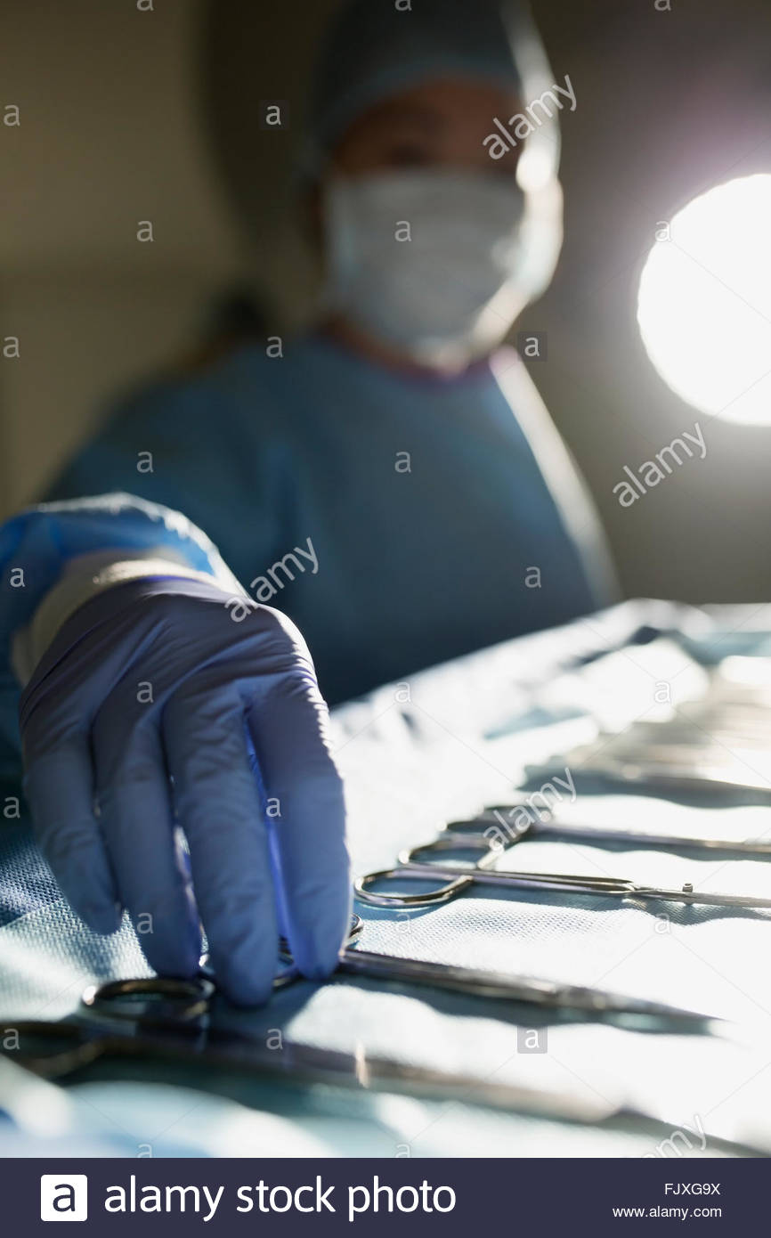 Operating scissors hi-res stock photography and images - Alamy