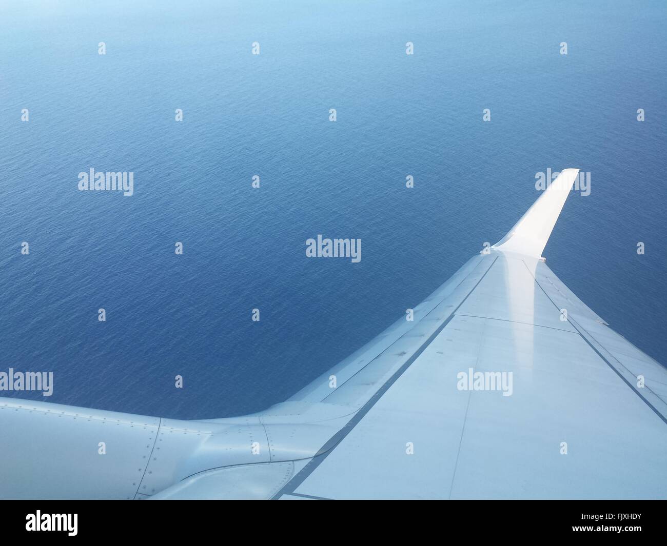 Aircraft over water hi-res stock photography and images - Alamy