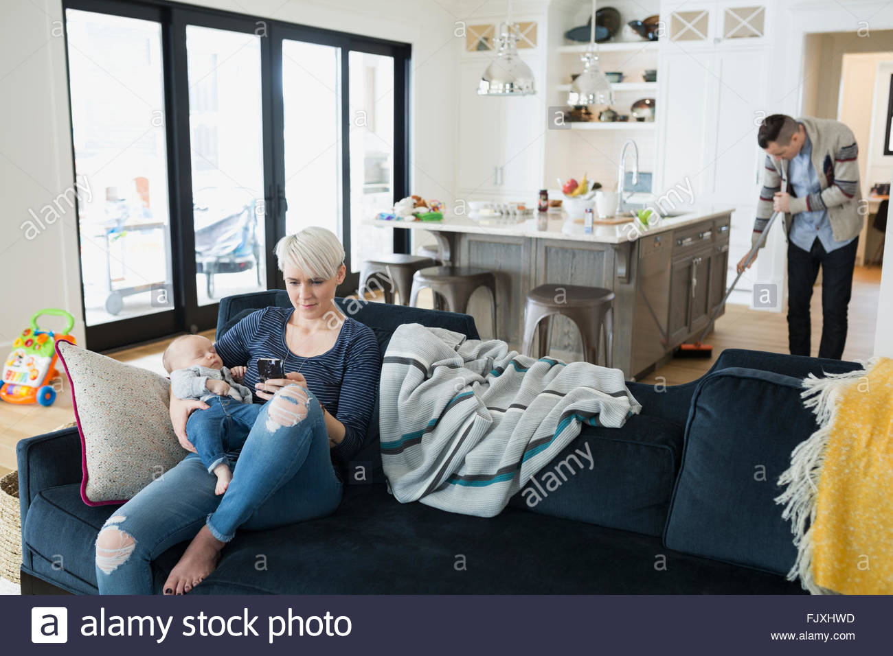 Mother baby kitchen hi-res stock photography and images - Alamy