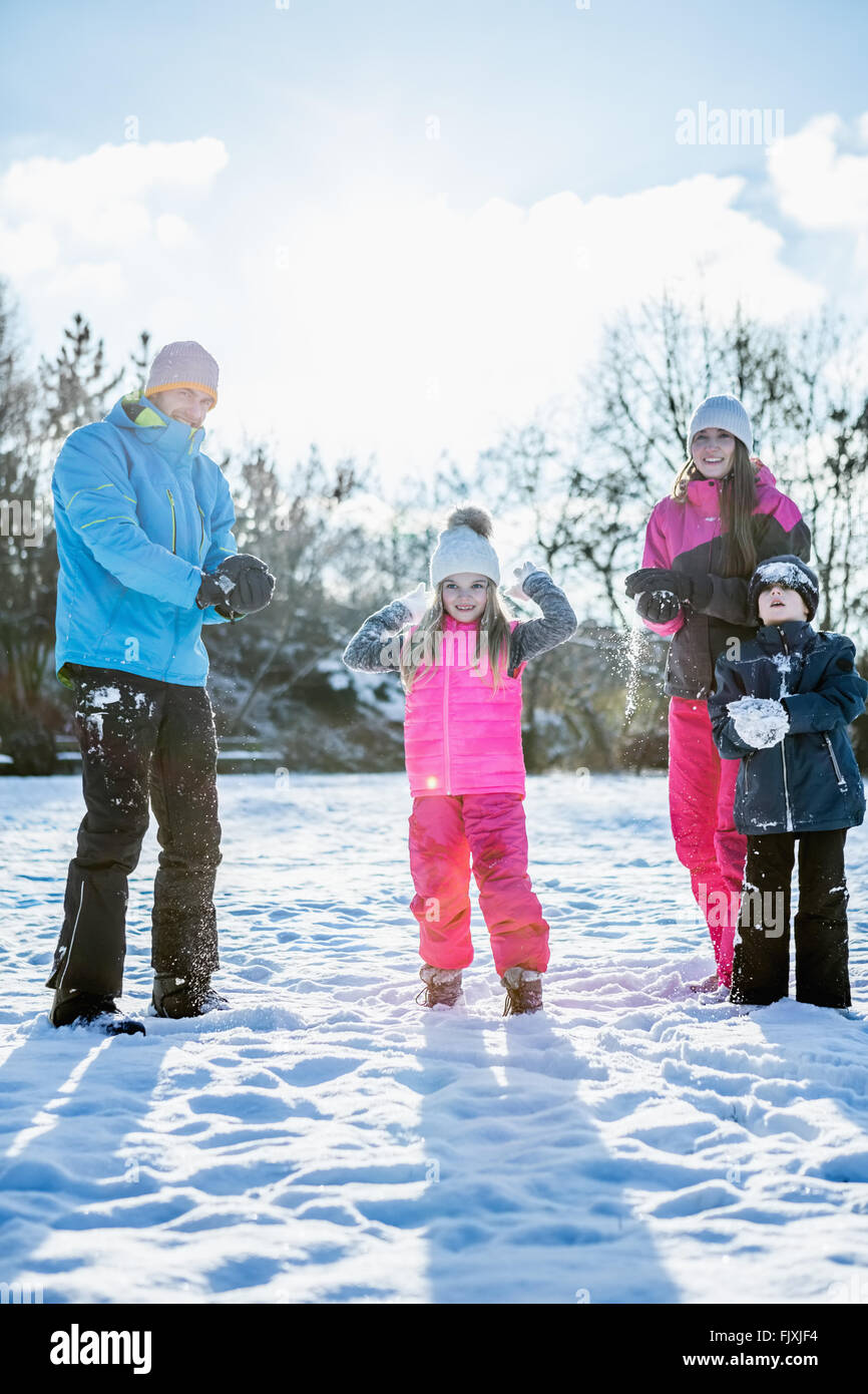 Snowballs hi-res stock photography and images - Alamy