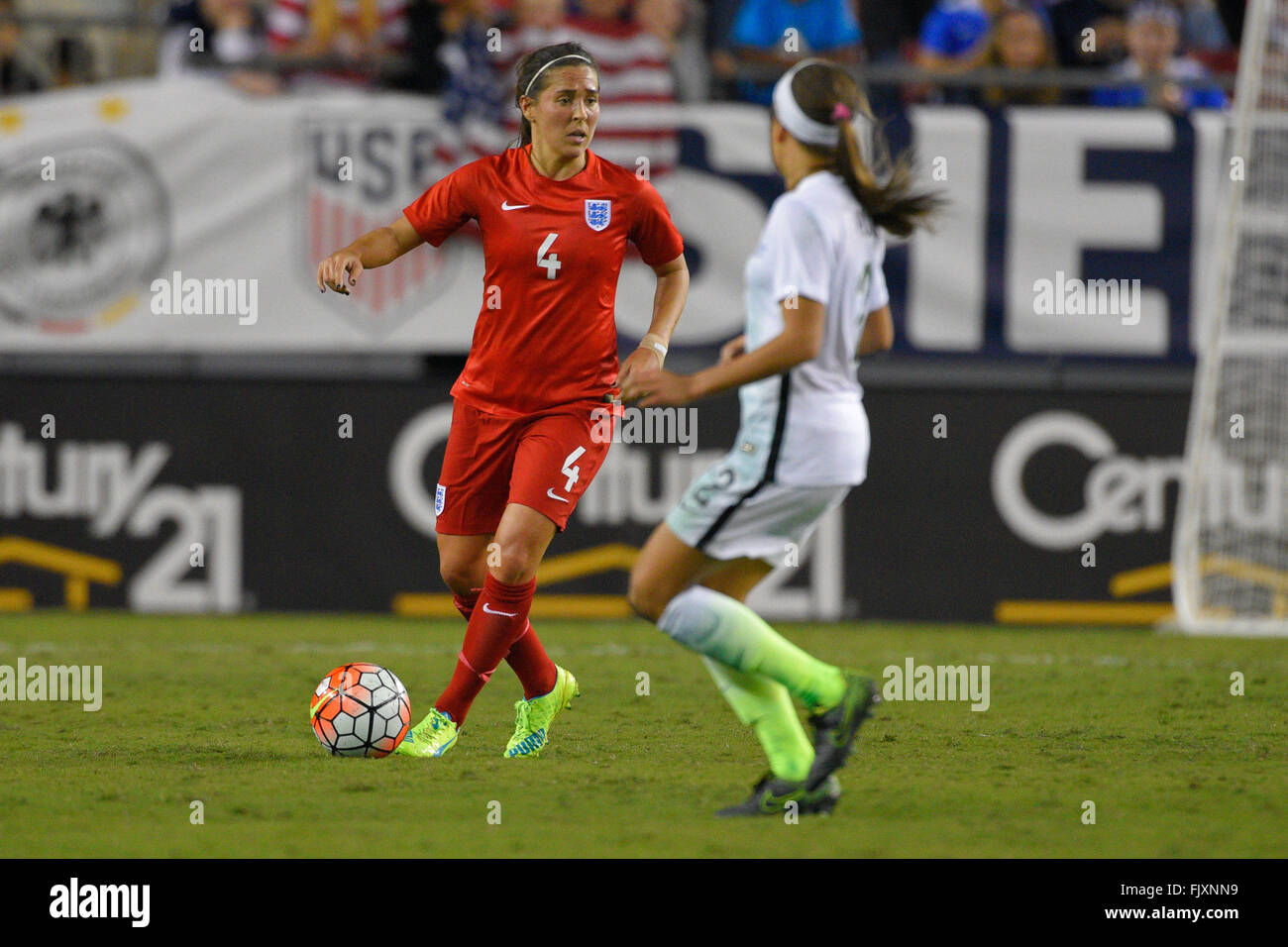 Tampa, Florida, USA. 3rd Mar, 2016. England midfielder Fara Williams (4 ...