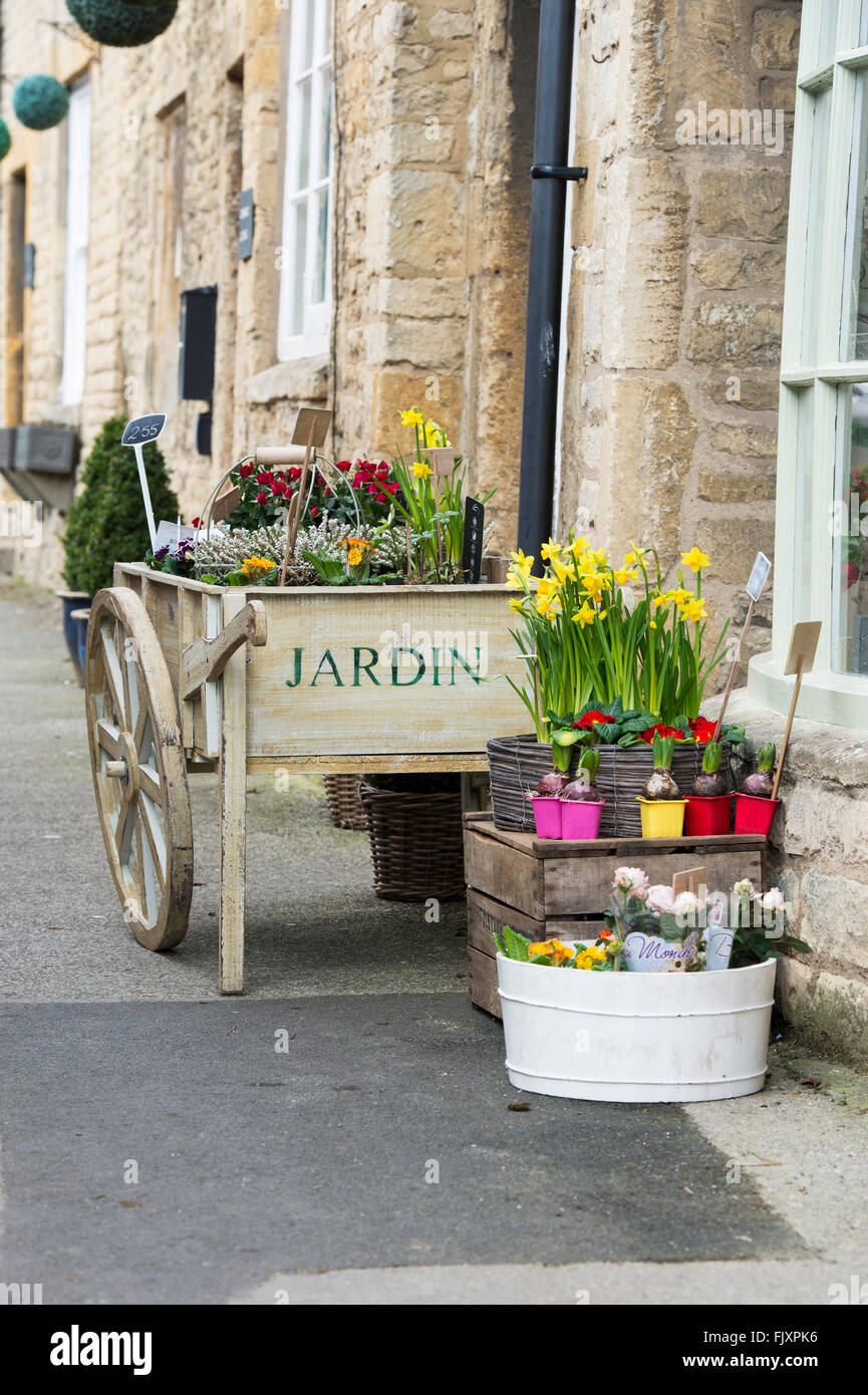 Market flower barrow hi-res stock photography and images - Alamy