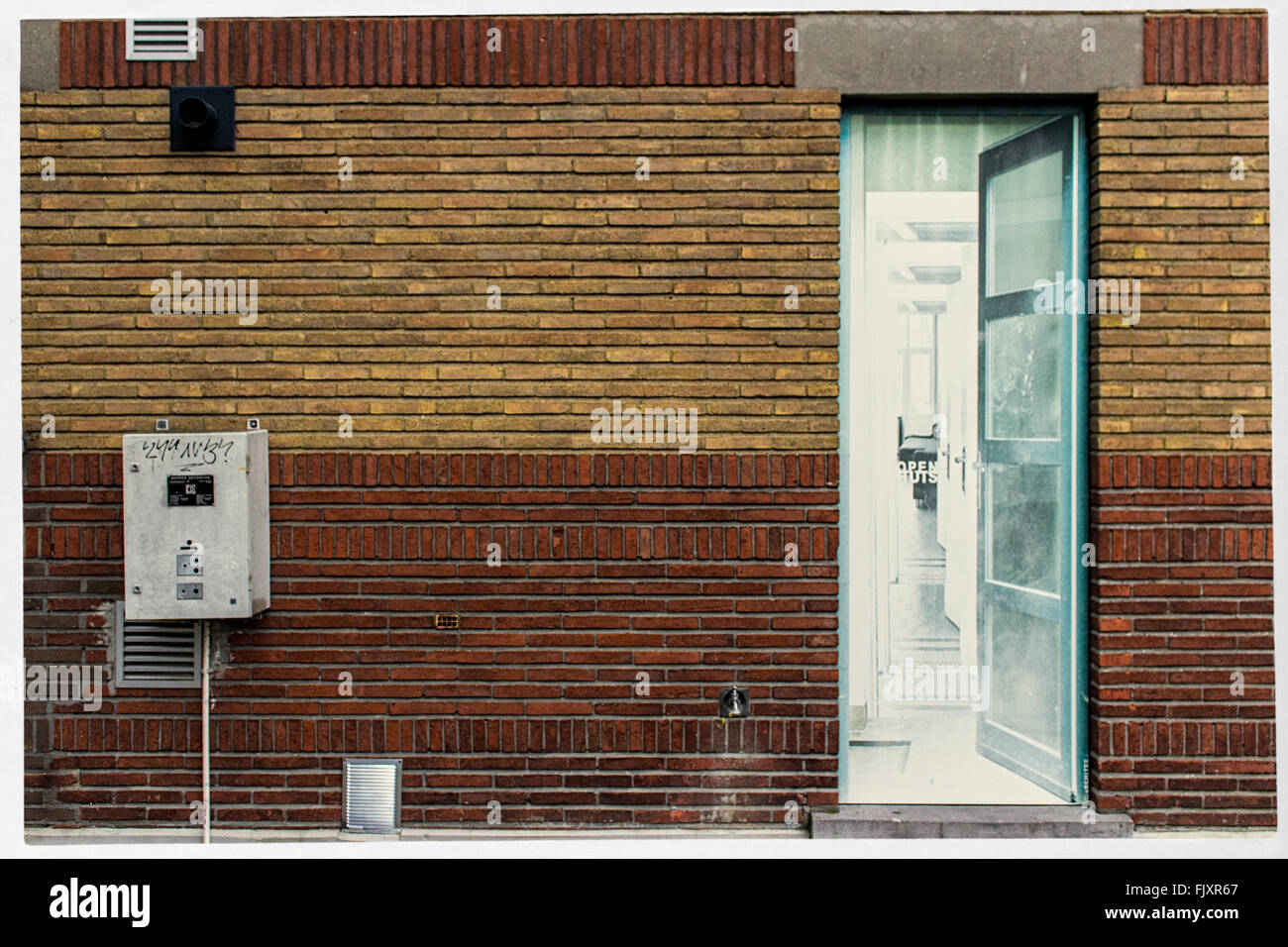 Open door building architecture hi-res stock photography and images - Alamy