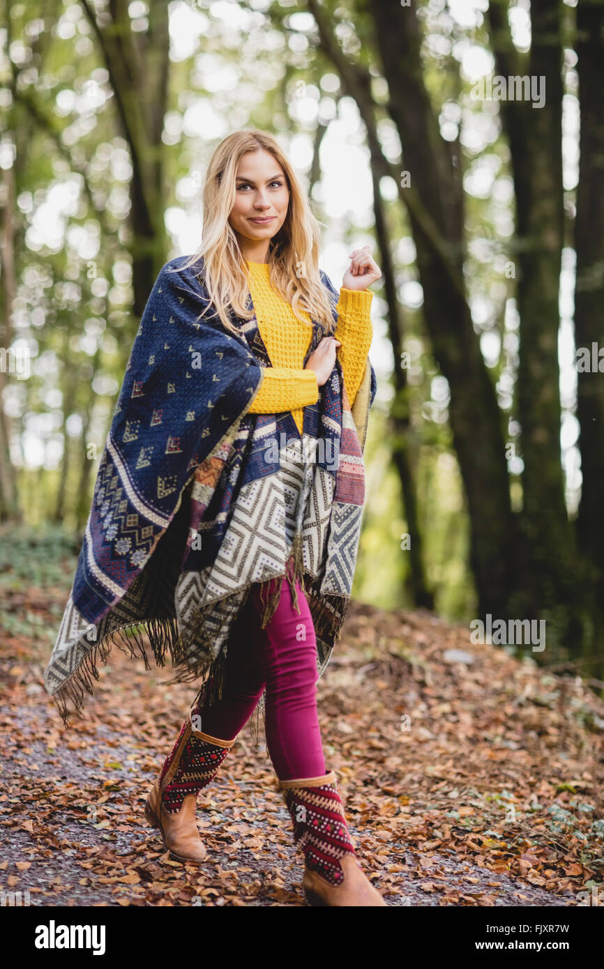 Beautiful woman walking road hi-res stock photography and images - Alamy