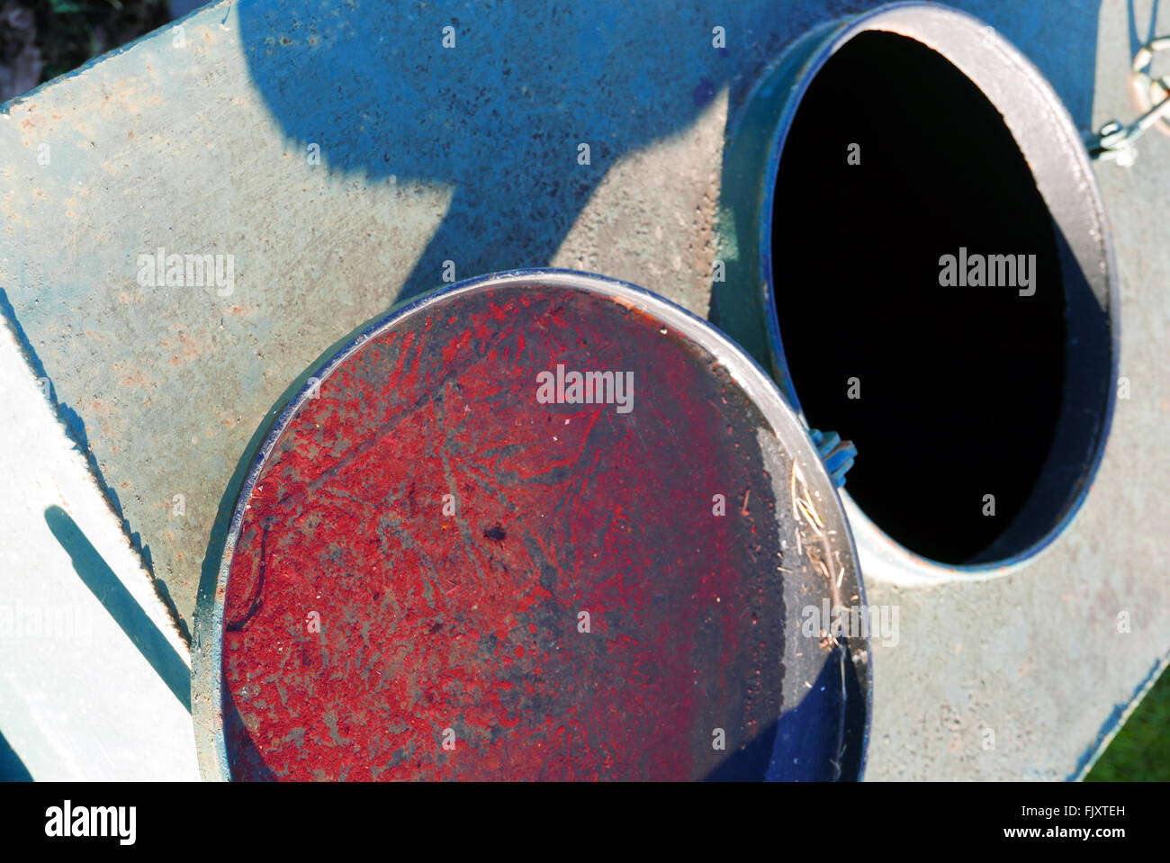 Open water tank circle hi-res stock photography and images - Alamy