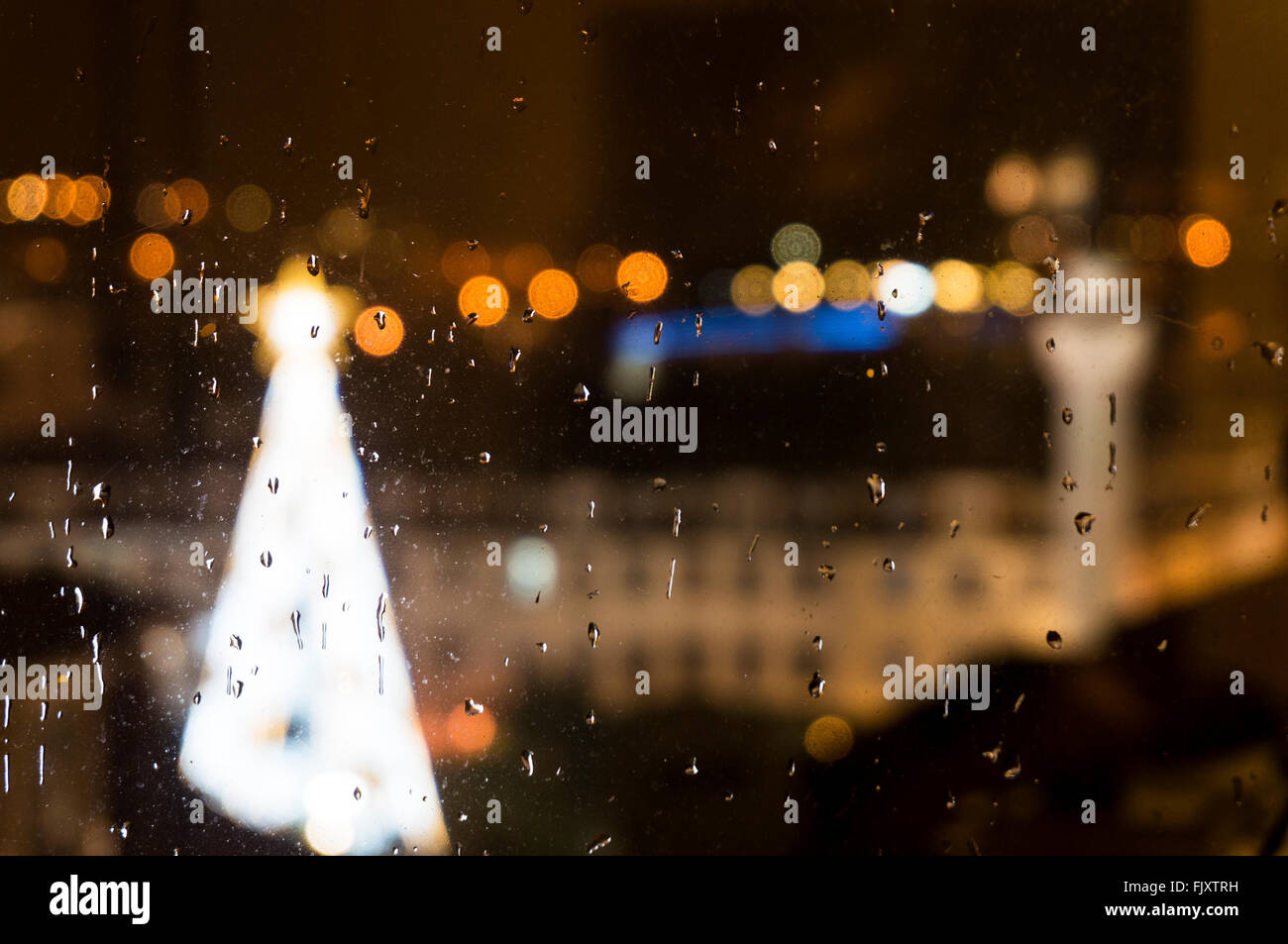 Lights through window christmas hi-res stock photography and images - Alamy
