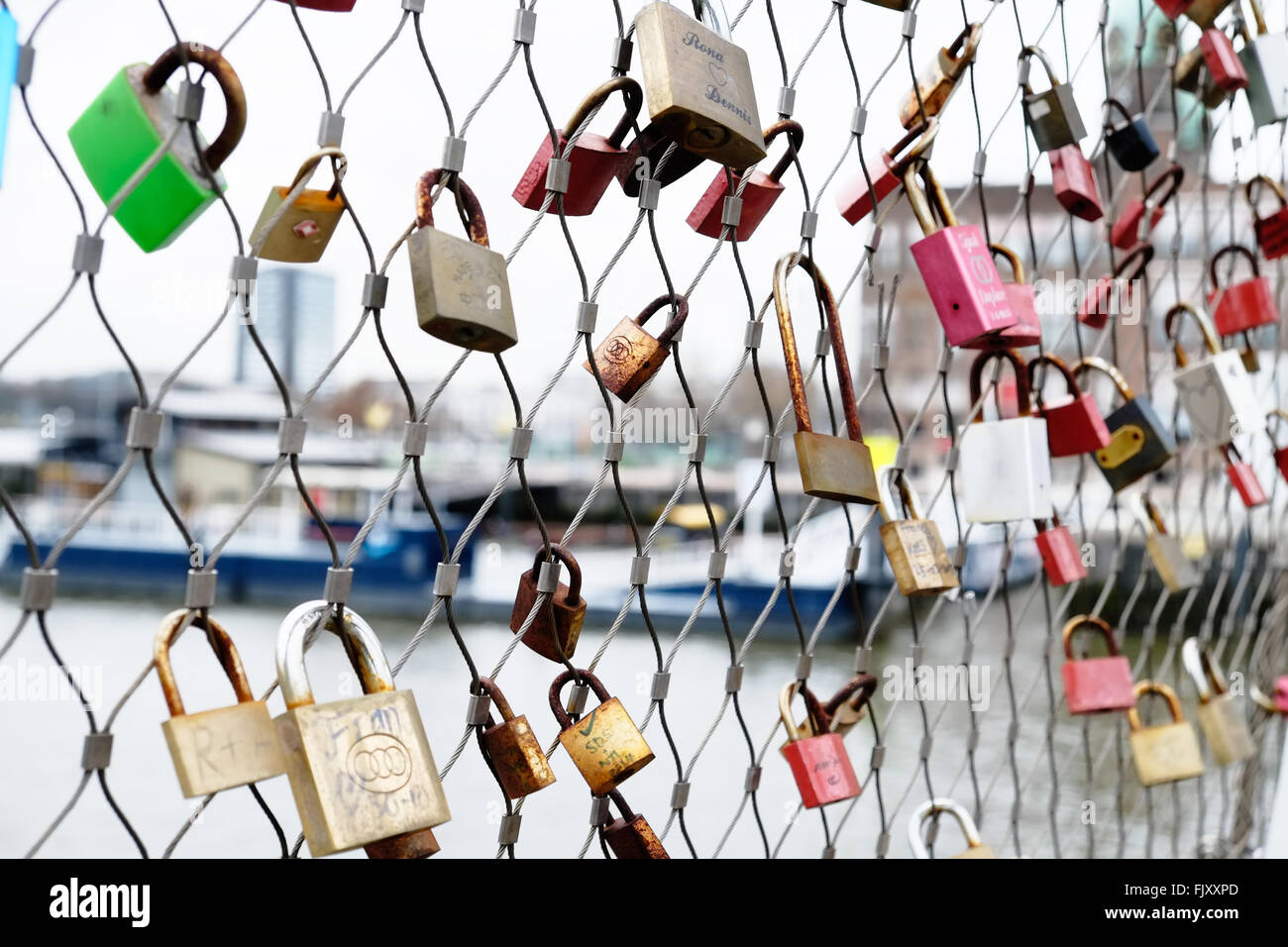 Locks on the fence hi-res stock photography and images - Alamy