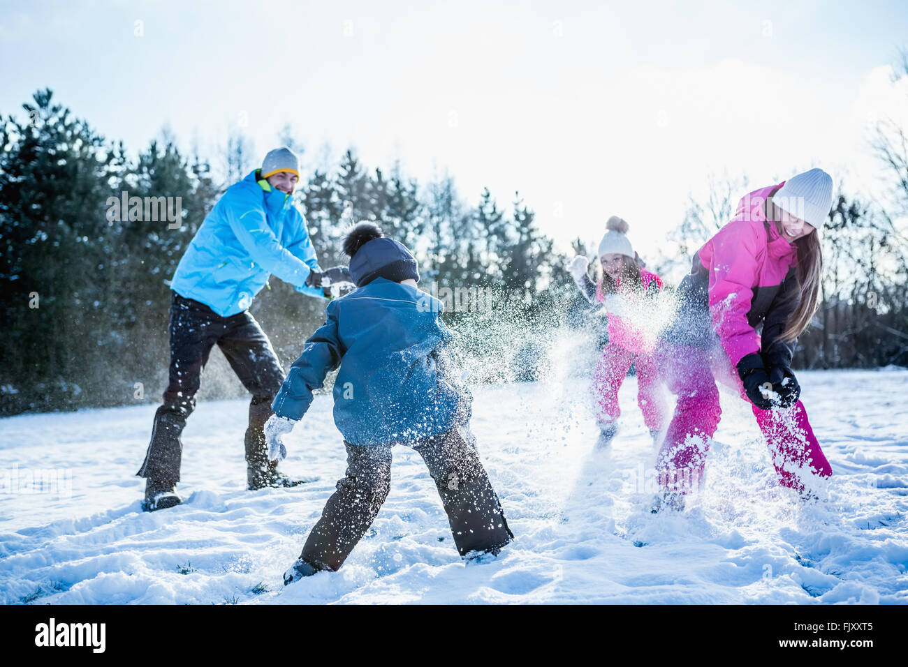 Snowball fight children hi-res stock photography and images - Alamy