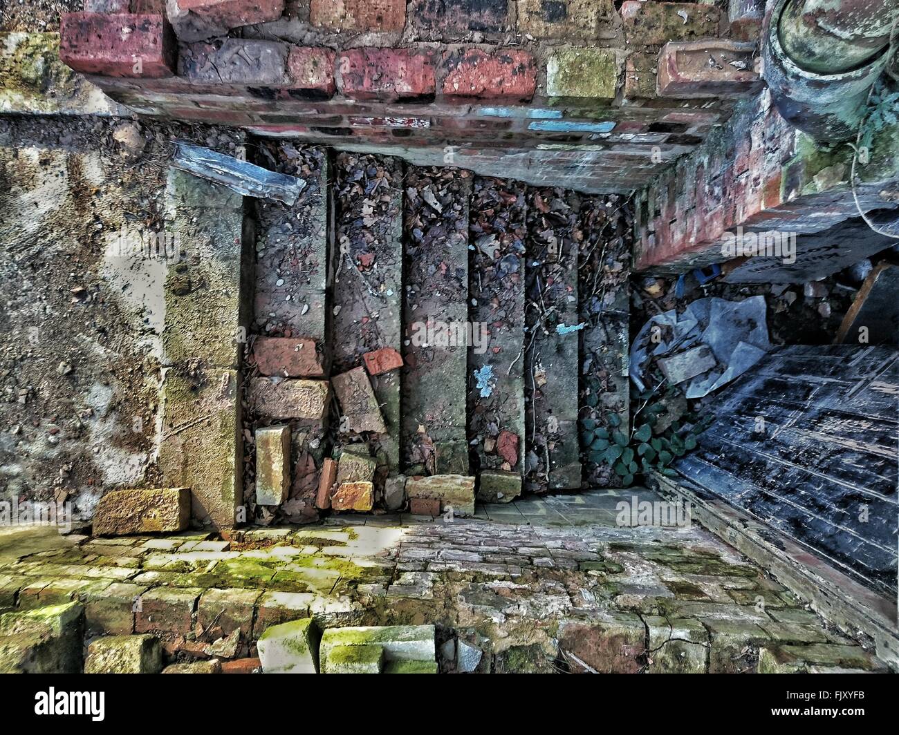 Dirty brick staircase hi-res stock photography and images - Alamy