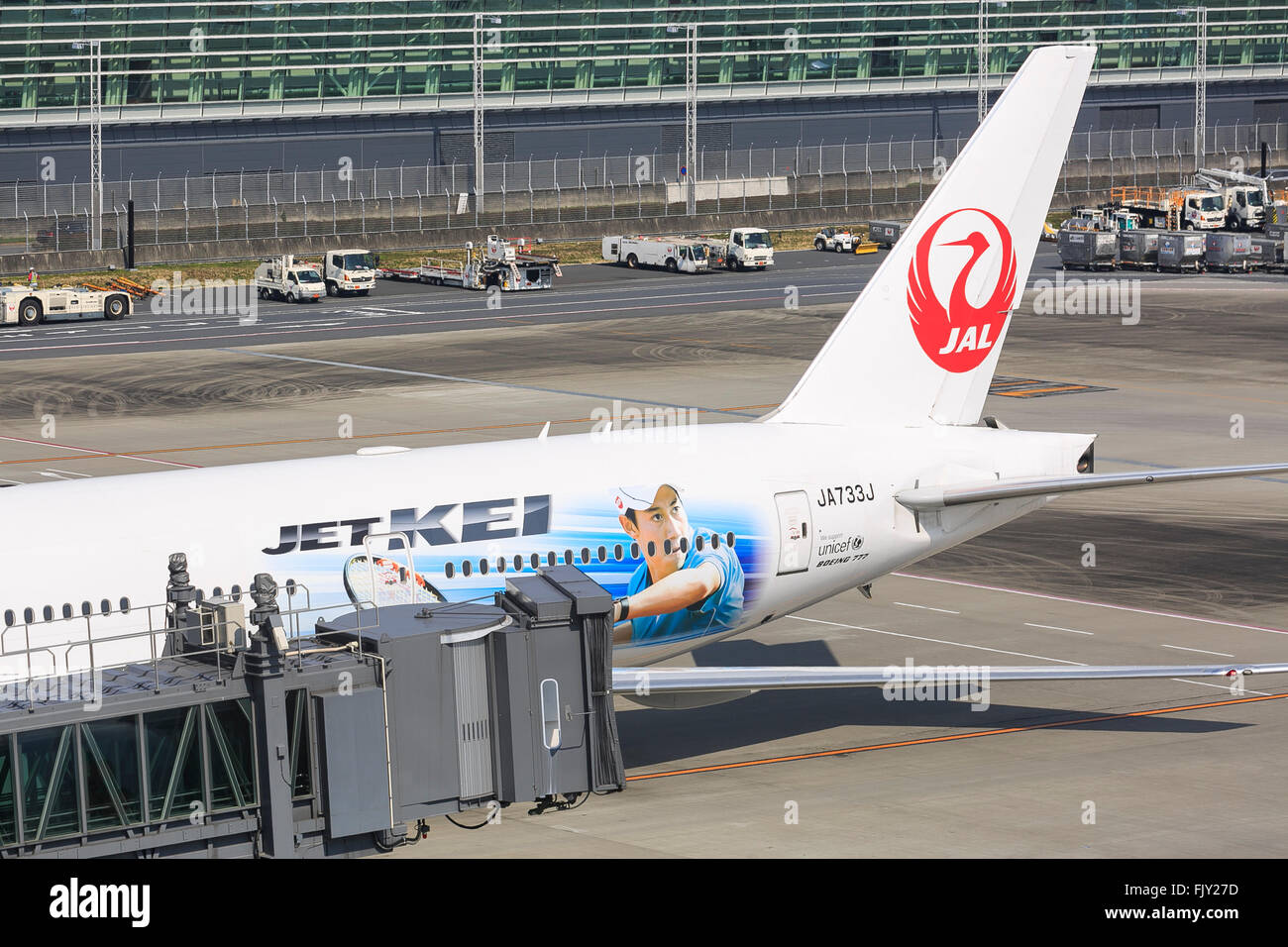 Jal 777 300er hi-res stock photography and images - Alamy