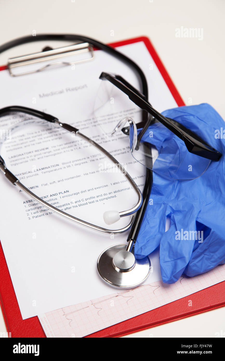 Medical report and cardiogram Stock Photo - Alamy
